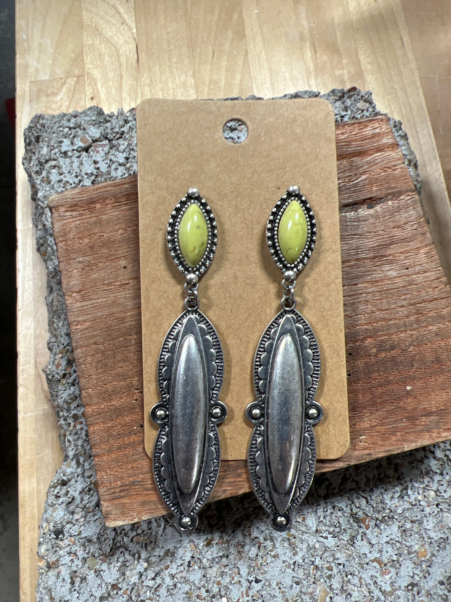 1308 H86 GREEN LONG OVAL CONCHO DANGLE ER – Turquoise Haven